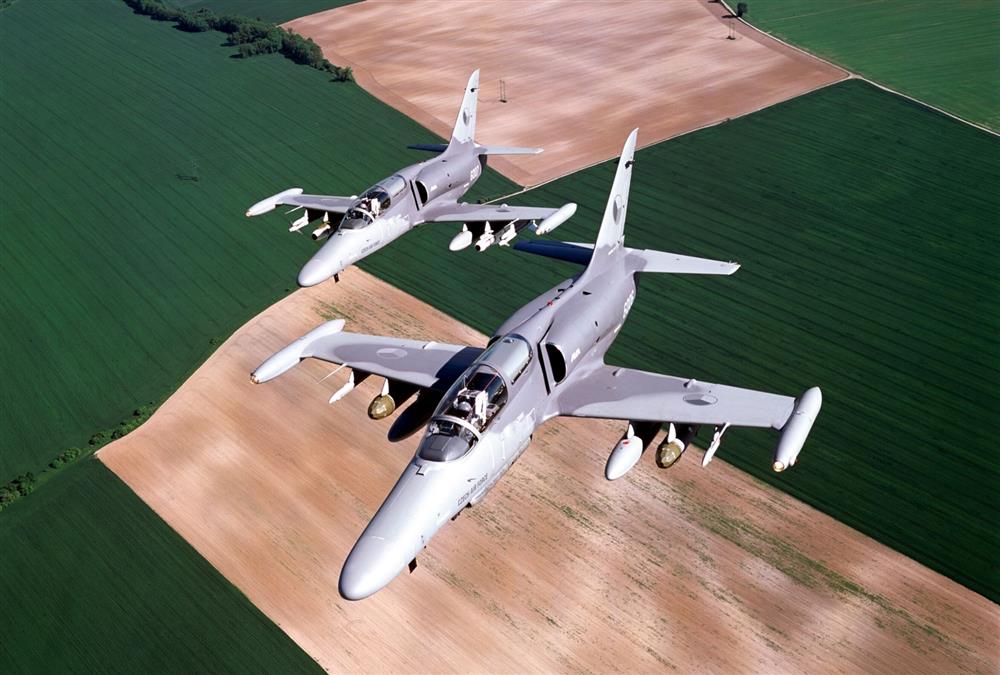Před 25 lety poprvé vzlétla jednomístná L-159 - Aeroweb.cz