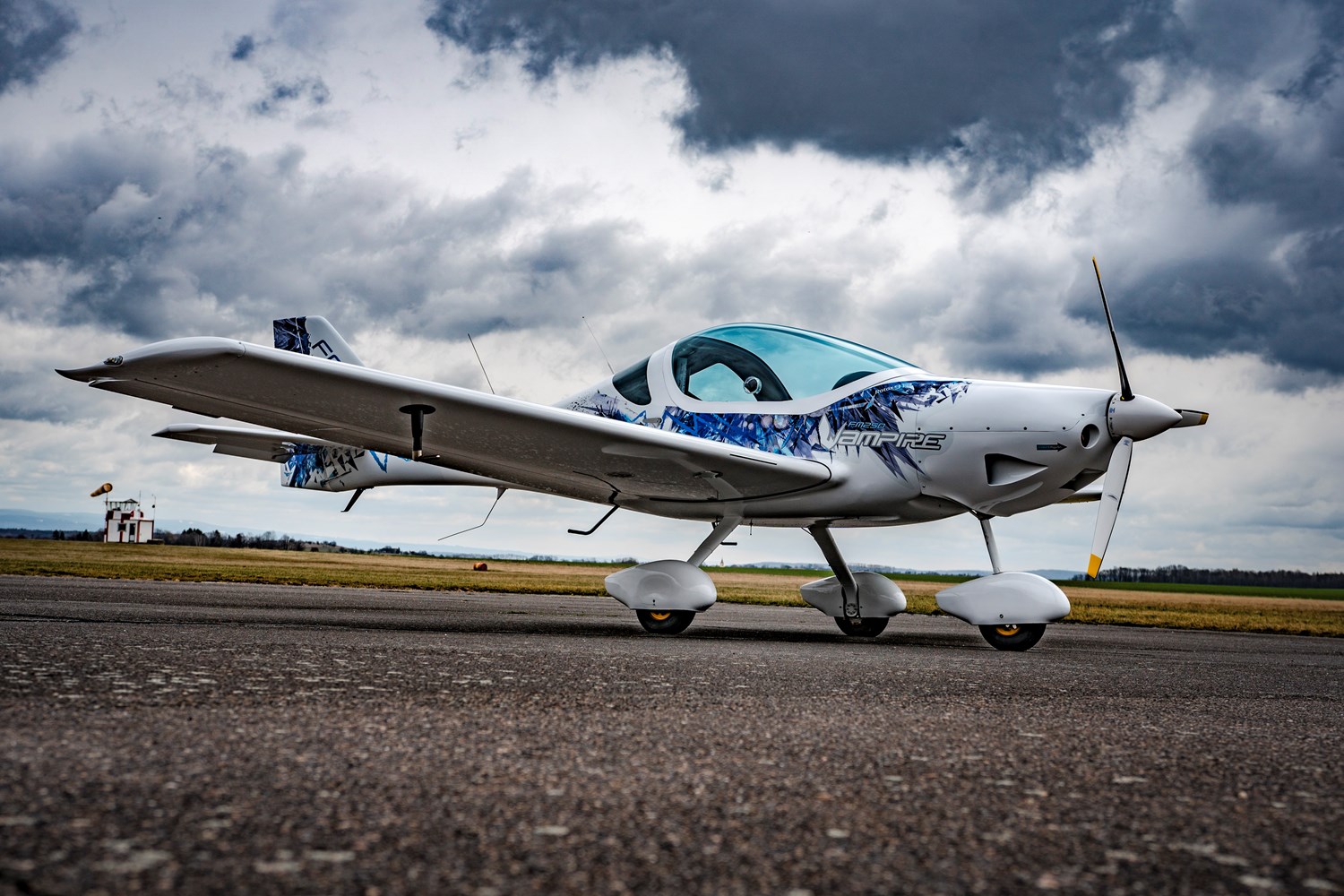 FM250 Vampire - Přehled letadel - Aeroweb.cz